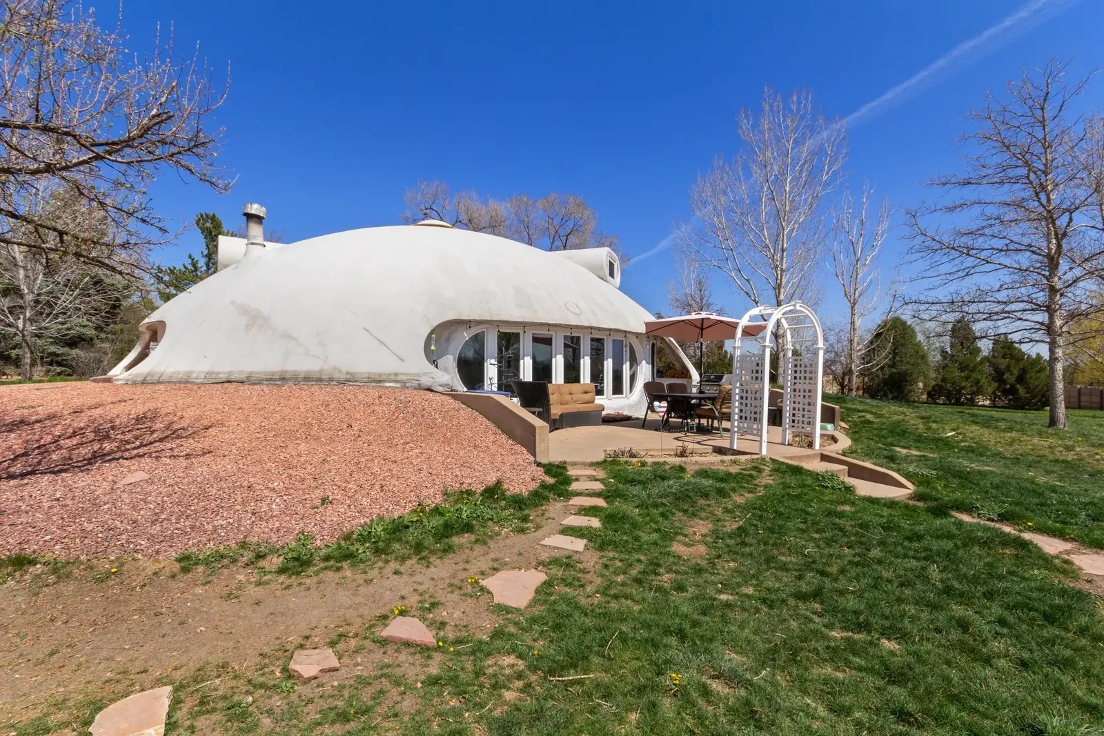 The ‘Spaceship’ House for Sale Again in Colorado [SOLD] - Monolithic ...