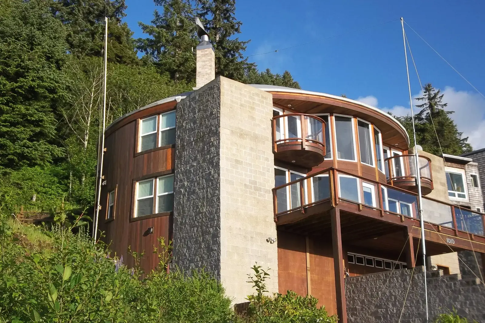 Image: Luxury Dome Cabin in Oregon - Monolithic Dome Institute